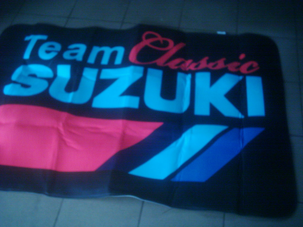 SUZUKI CSAPAT SZŐNYEG. 100X150 CM. - Robogó alkatrészek - használt és ...